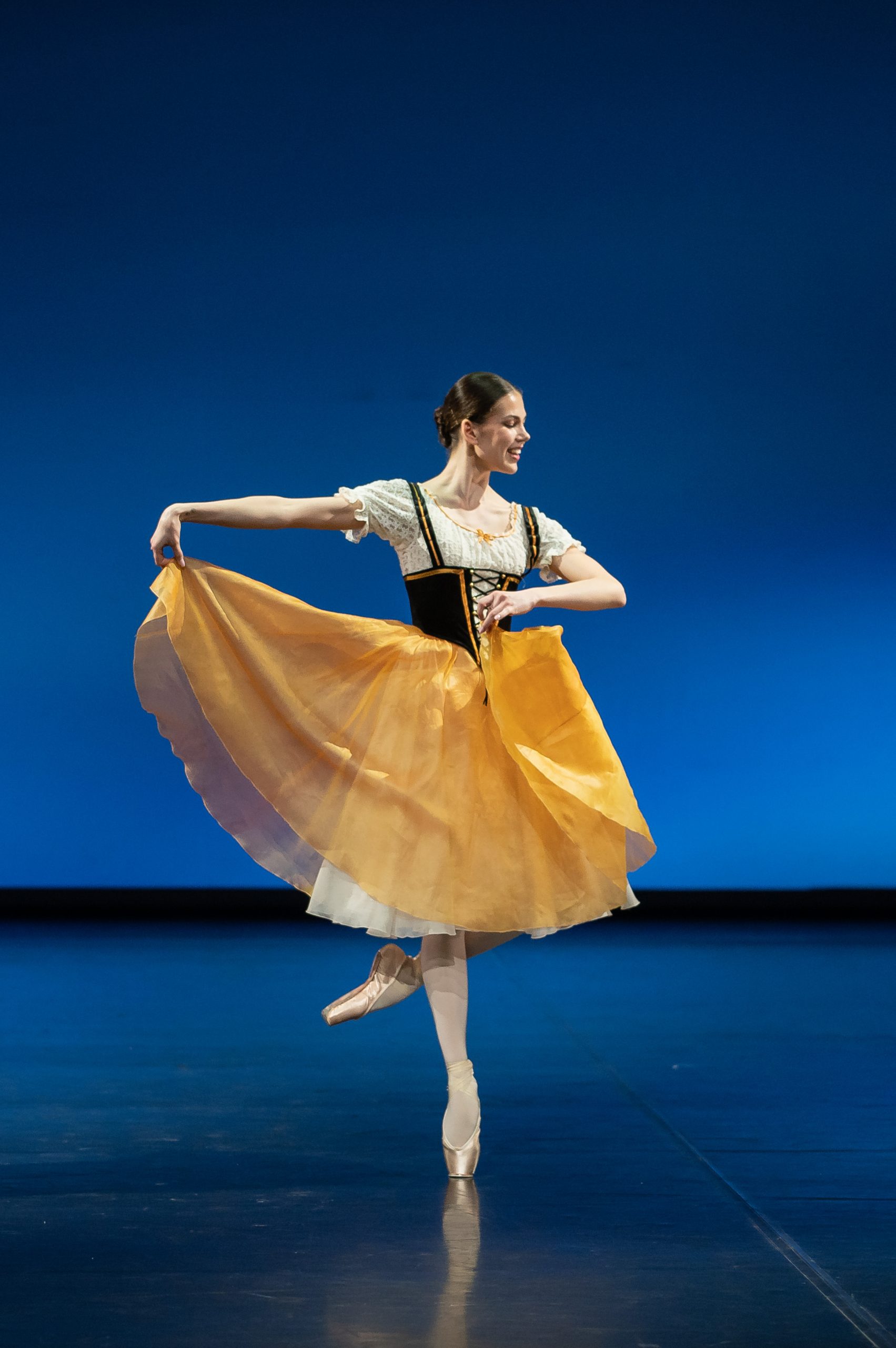 Glow - Ooppera – Baletti