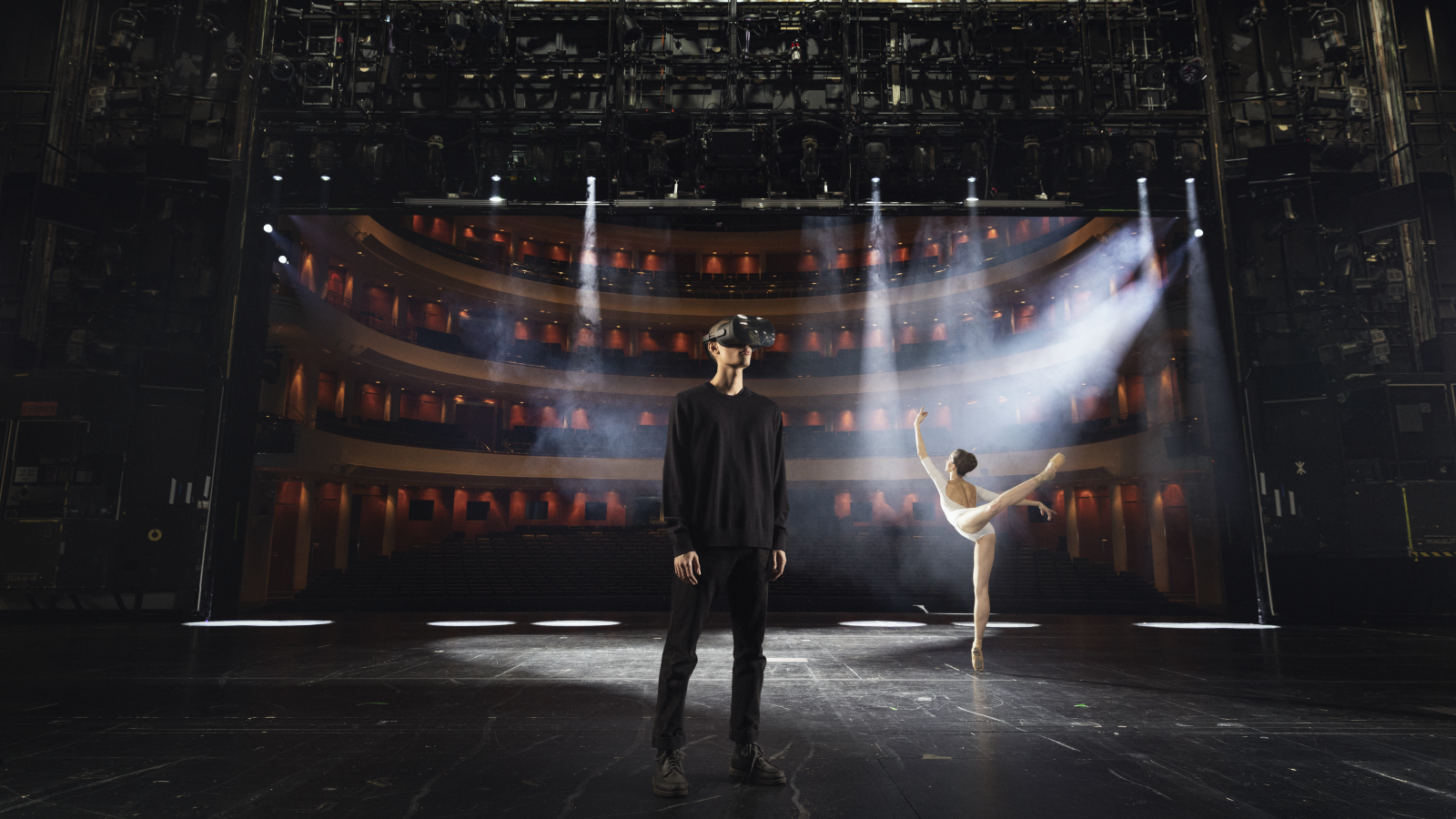 Virtual Stage: A New Era in Designing for the Stage